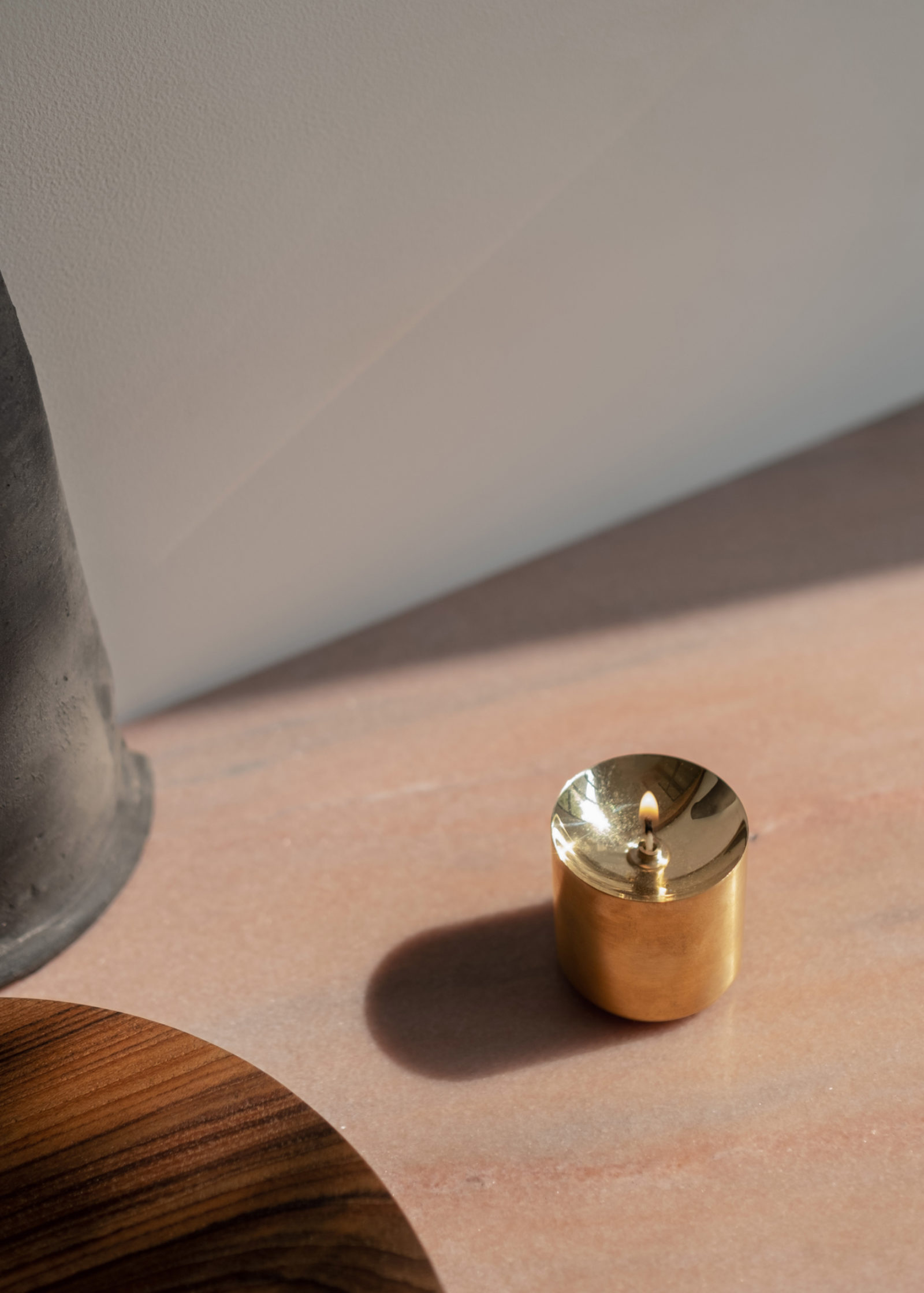 'Dipā' tall oil lamp • Graanmarkt 13