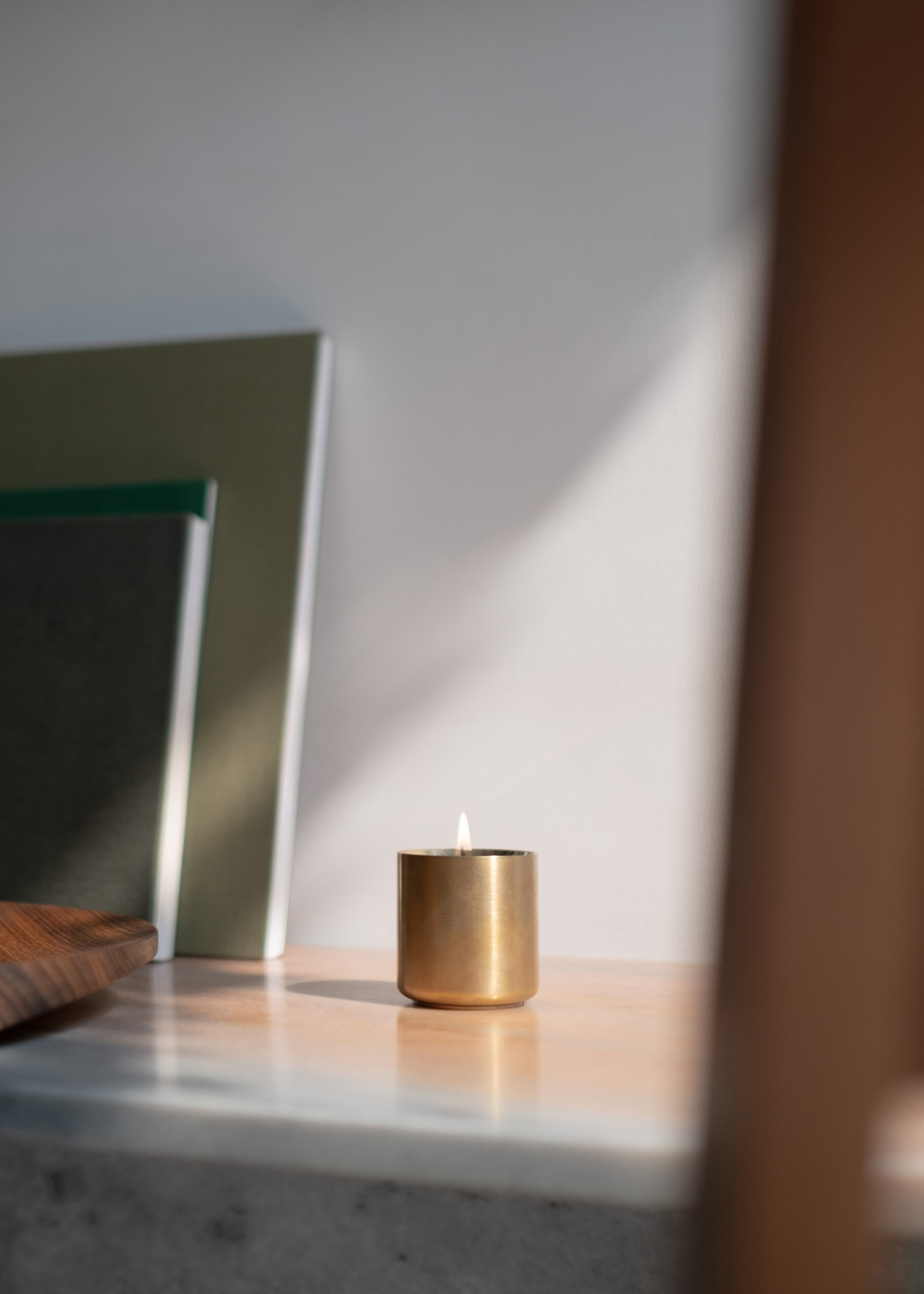 'Dipā' tall oil lamp • Graanmarkt 13